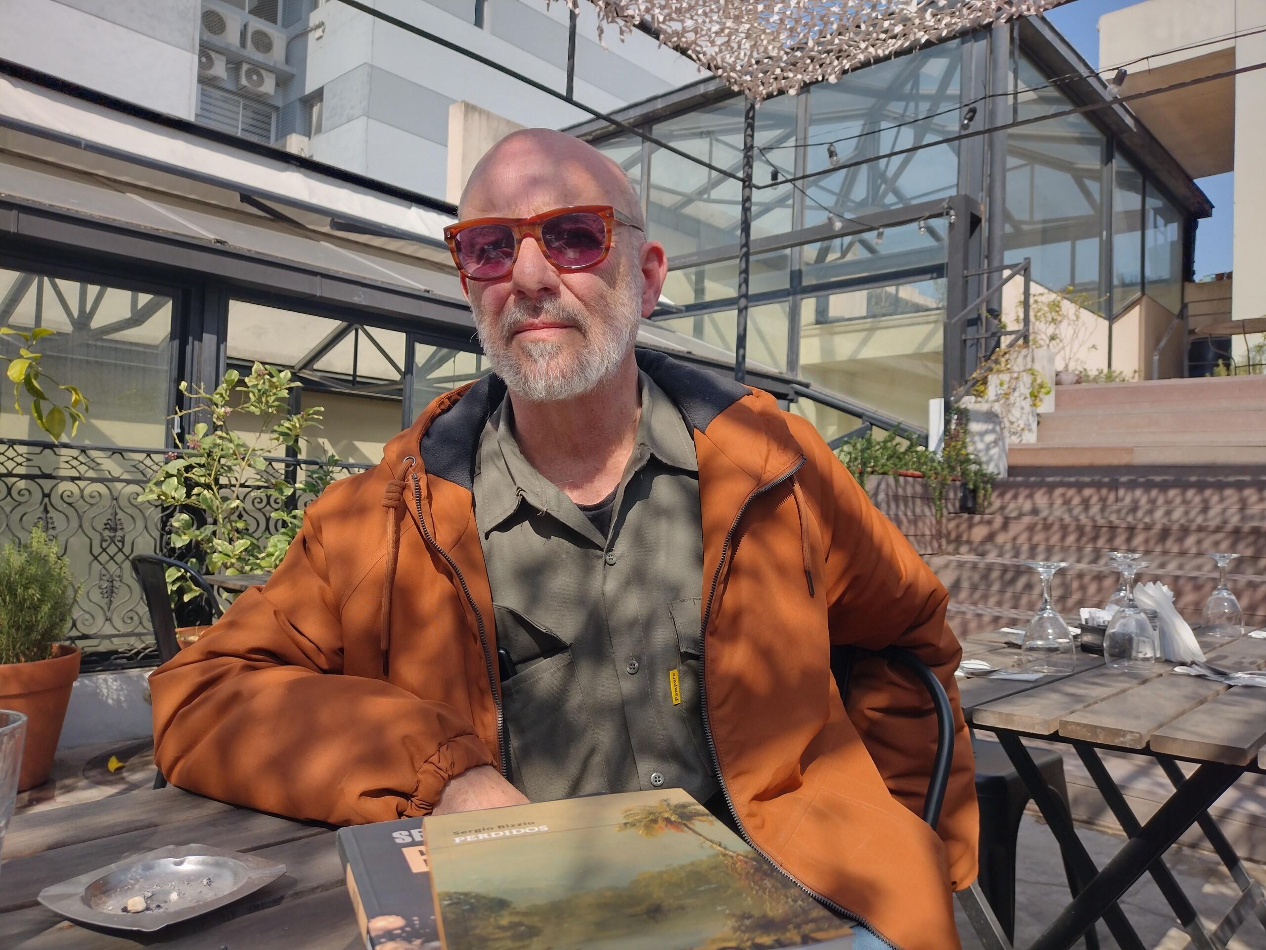 Sergio Bizzio: “Suelo escribir riéndome a carcajadas” - Eterna Cadencia