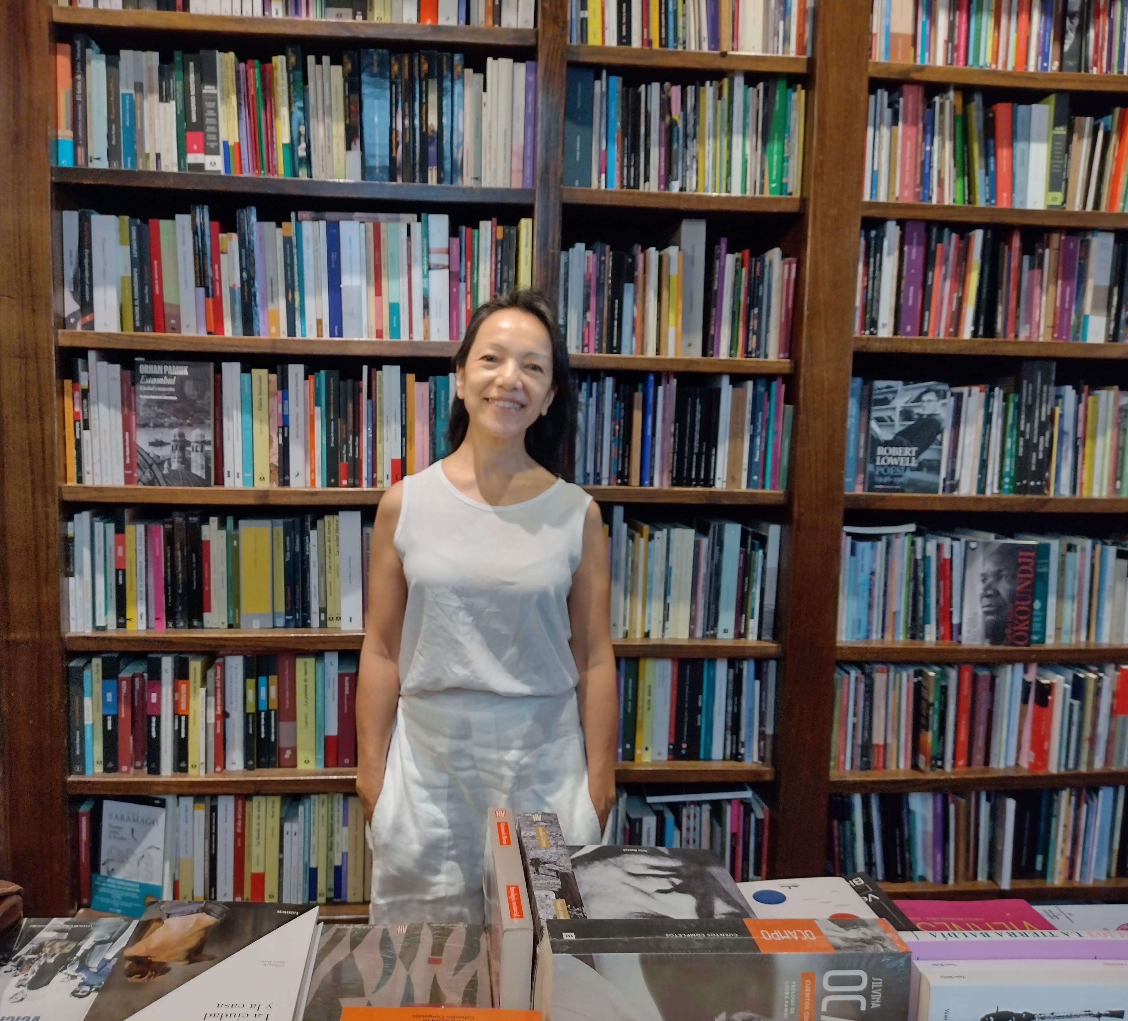 Alejandra Kamiya y la magia lenta de los libros - Eterna Cadencia